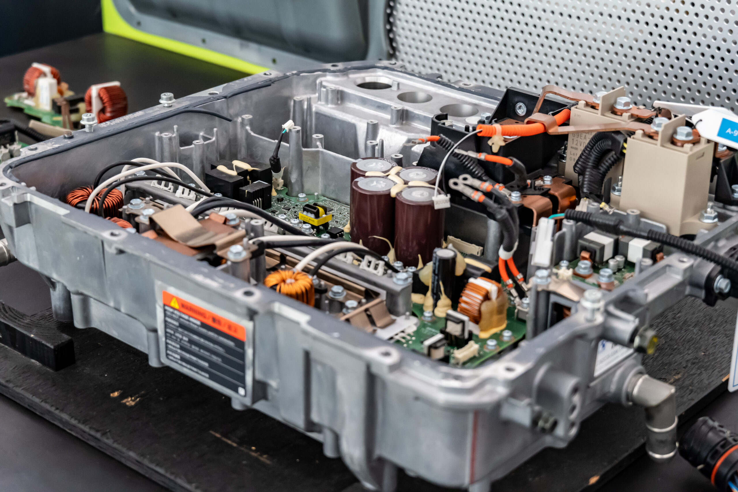 絶縁型 vs 非絶縁型：パワーモジュールの設計最適化とは？ - Semicon.TODAY